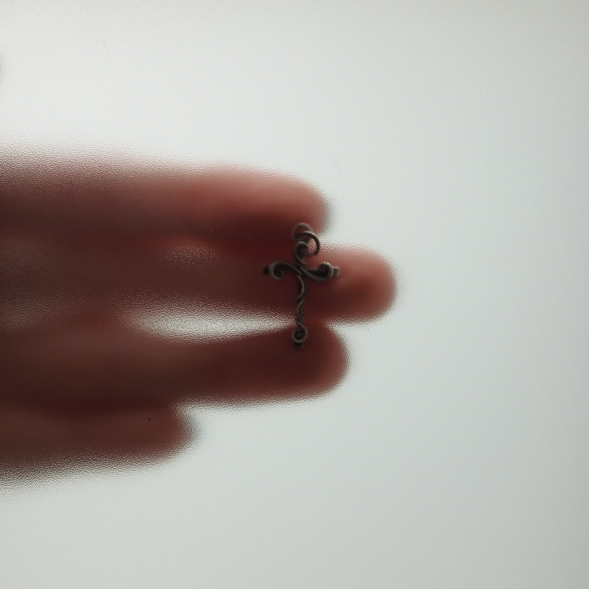 Wavy Cross Silver Pendant – 2ABNORMAL